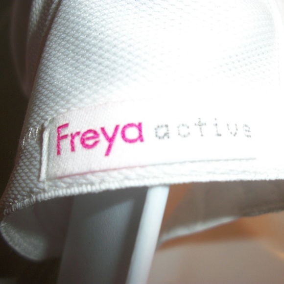 Freya | Intimates & Sleepwear | Freya Active Underwire Sports Bra Size ...